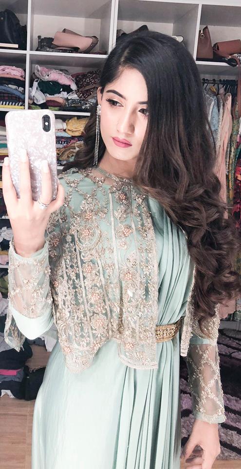 Safa Kabir Bio, Age, Boyfriend, Family, Photos, Videos & Career