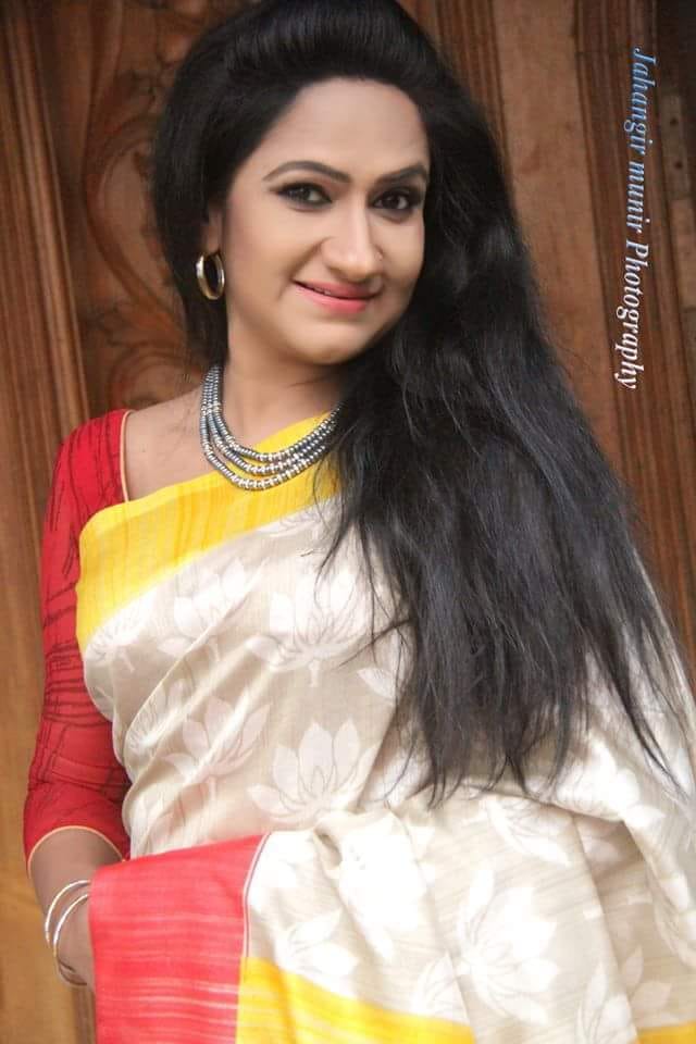 Monira Mithu Bio, Age, Facts, Family, Photos and Carrier