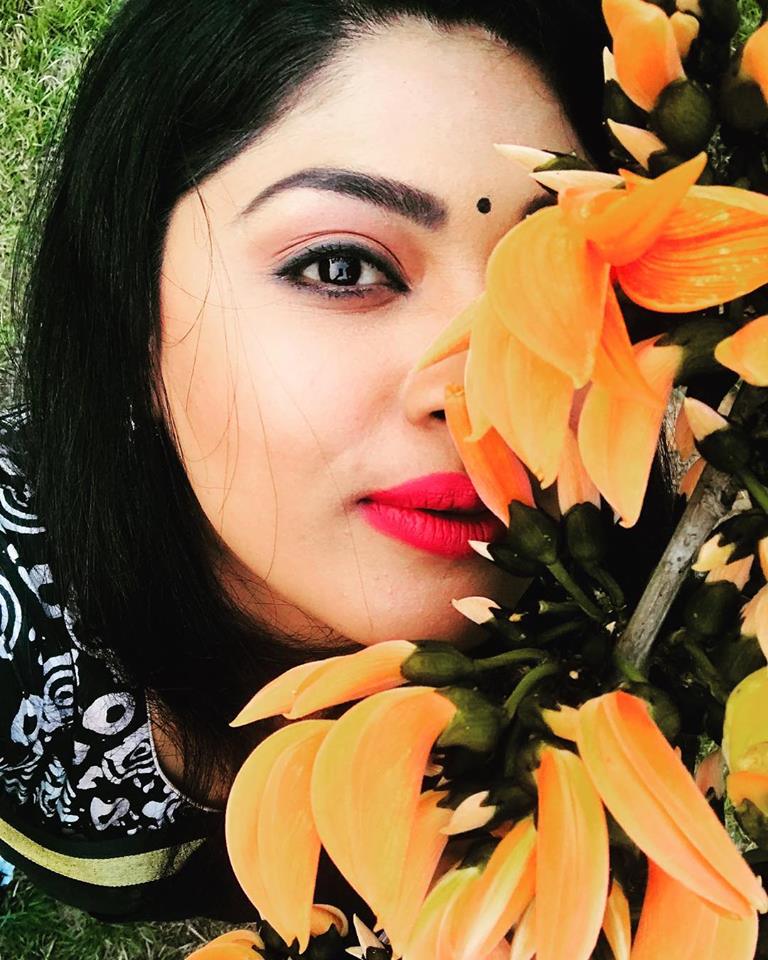 Moushumi Hamid Bio, Age, Facts, Family, Photos and Carrier