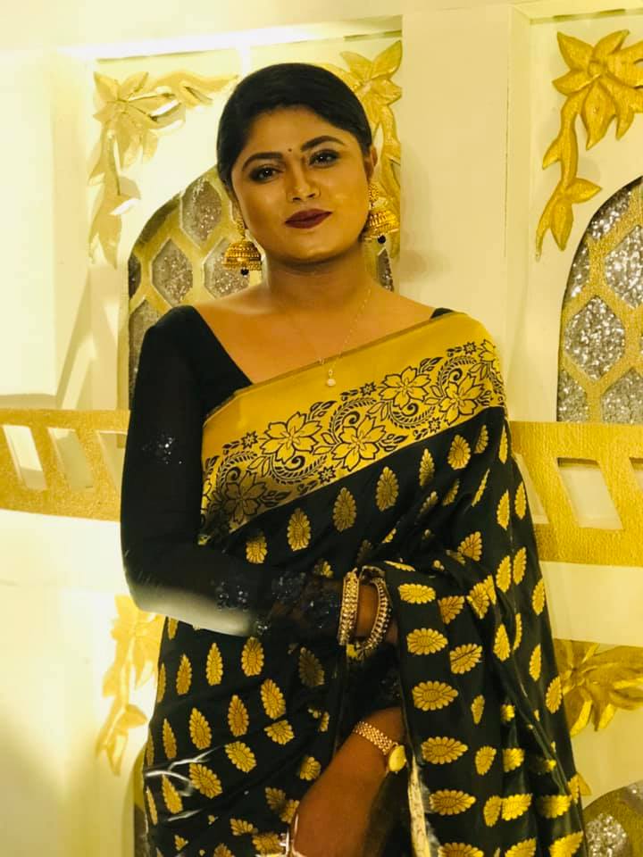 Moushumi Hamid Bio, Age, Facts, Family, Photos and Carrier