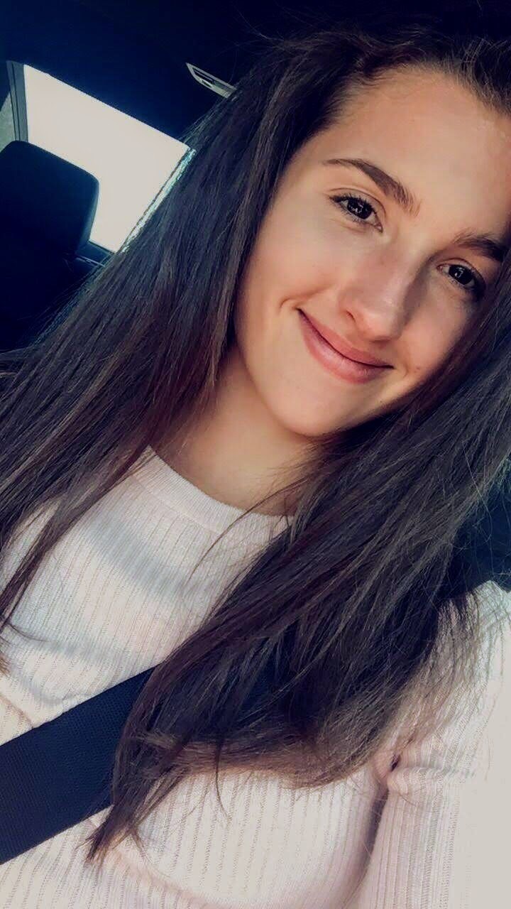 Ally Woodard Bio, Age, Boyfriend, Family, Education, Career, Net Worth